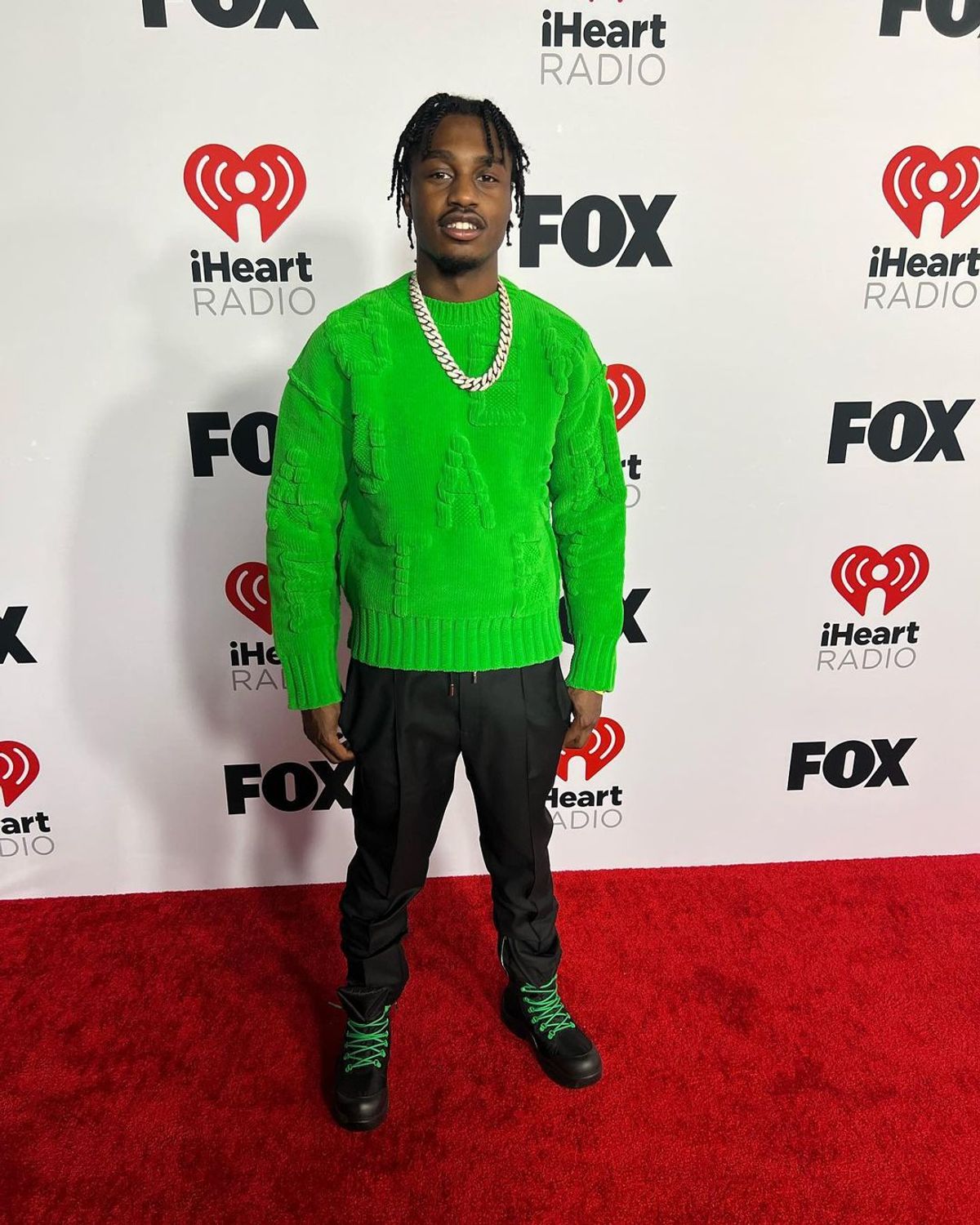 Lil Tjay Outfit from March 23, 2022 | WHAT’S ON THE STAR?