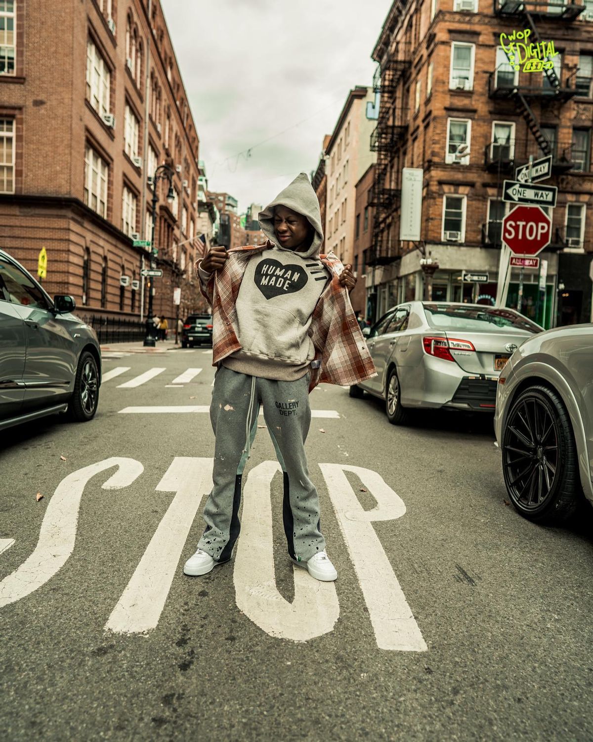 Bouba Savage Outfit from March 22, 2022 | WHAT’S ON THE STAR?