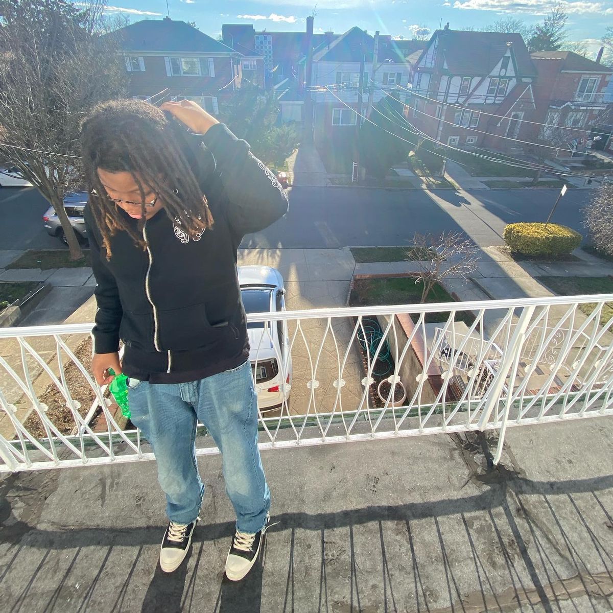 Maajins Outfit from March 27, 2022 | WHAT’S ON THE STAR?