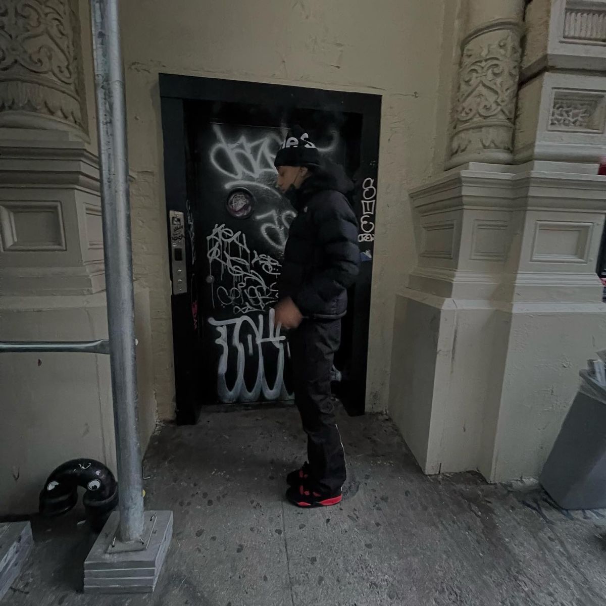 Slump6s Outfit from March 27, 2022 | WHAT’S ON THE STAR?