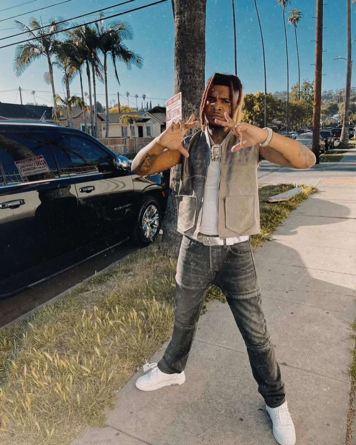 Lil Keed Outfit from March 27, 2022 | WHAT’S ON THE STAR?