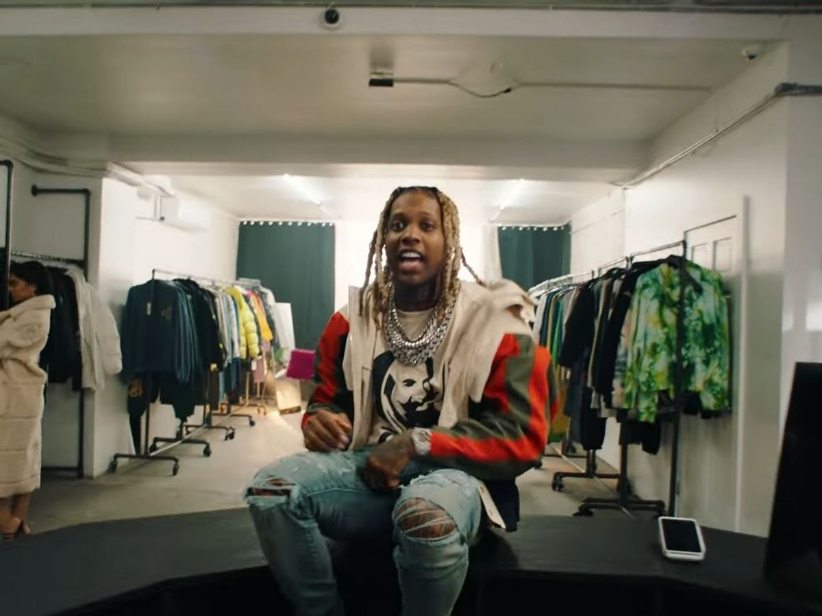 Lil Durk Outfit from March 31, 2022 | WHAT’S ON THE STAR?