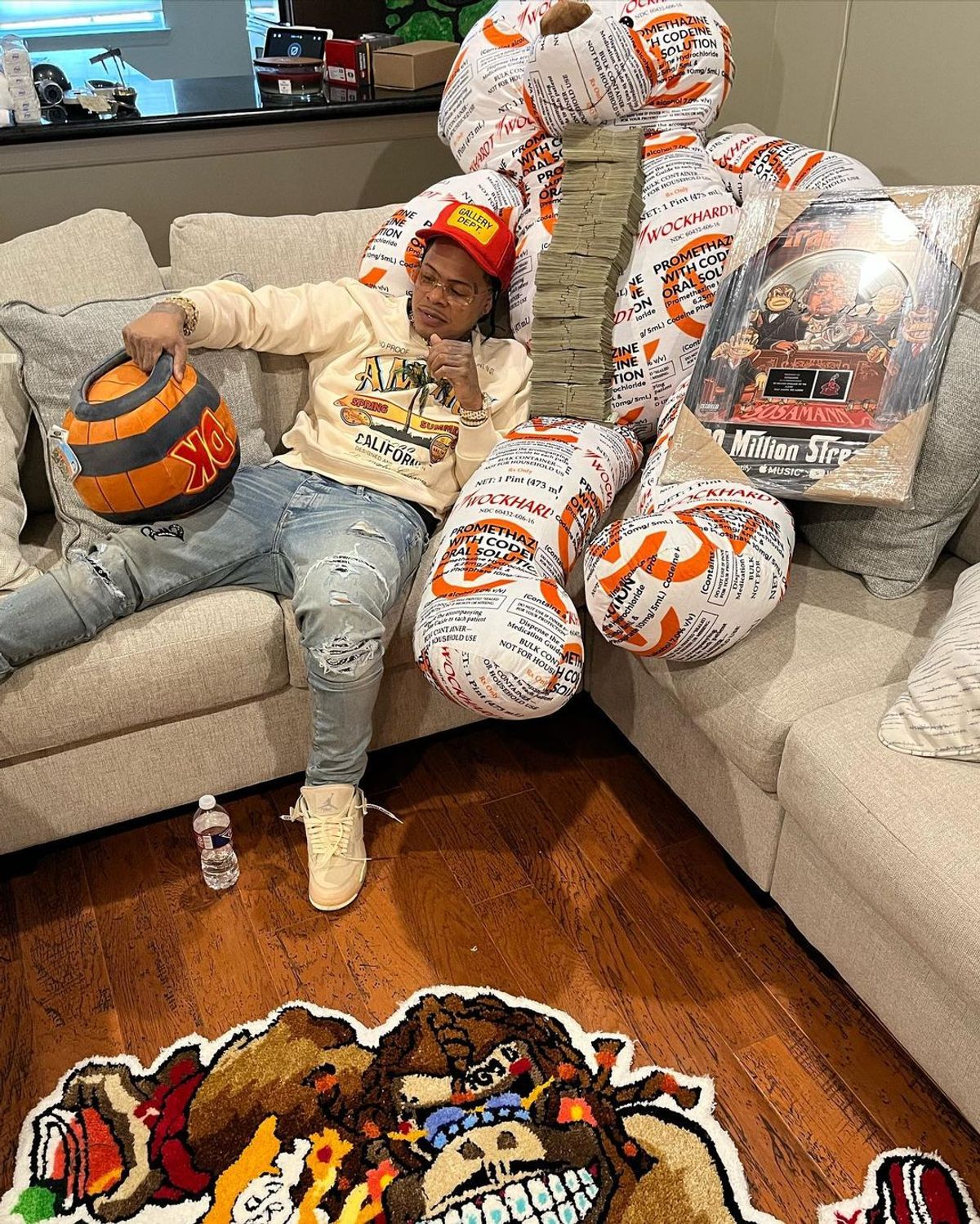 Sosamann Outfit from April 2, 2022 | WHAT’S ON THE STAR?