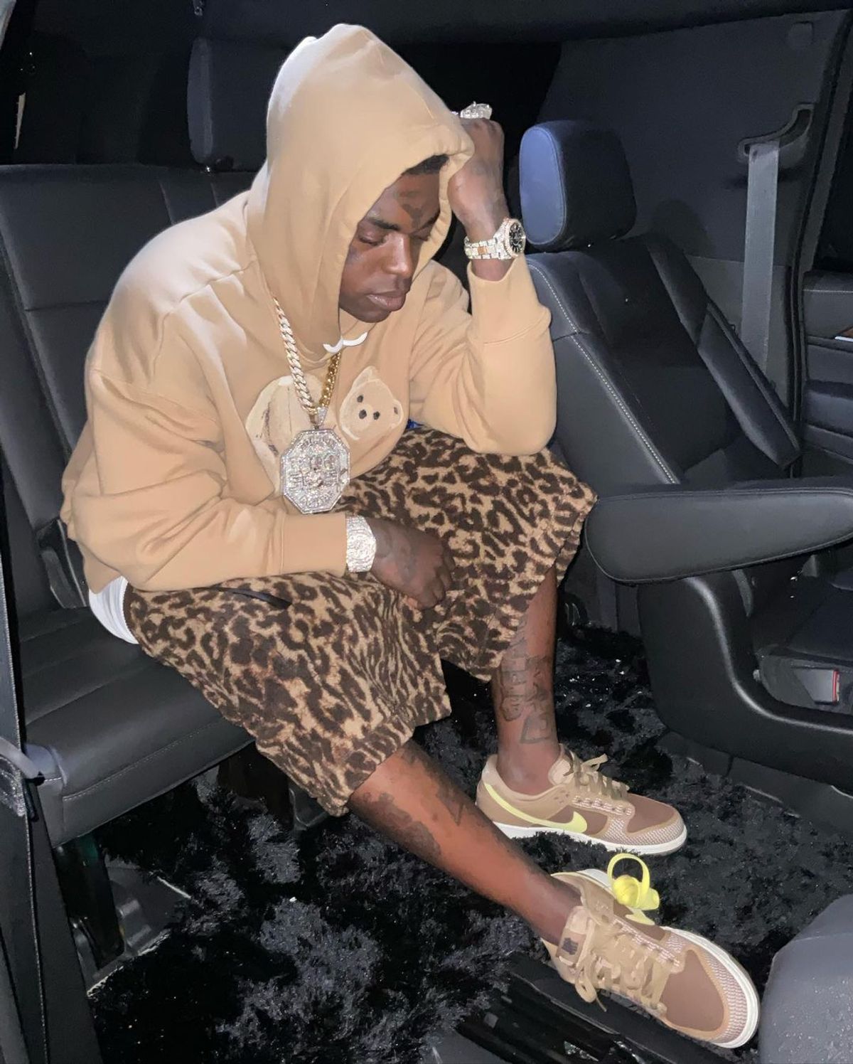 Kodak Black Outfit from April 2, 2022 | WHAT’S ON THE STAR?