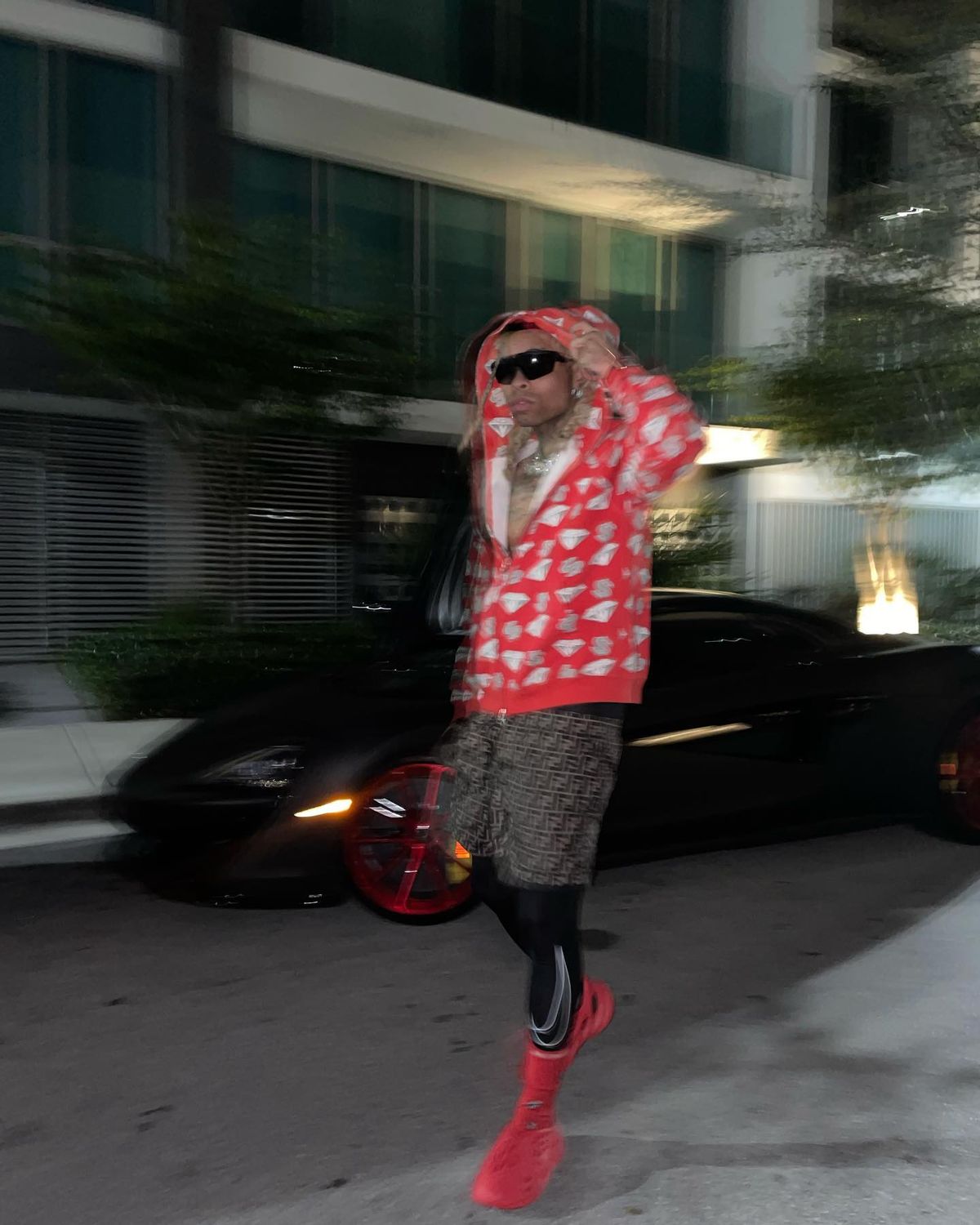 Ronny J Outfit from April 4, 2022 | WHAT’S ON THE STAR?