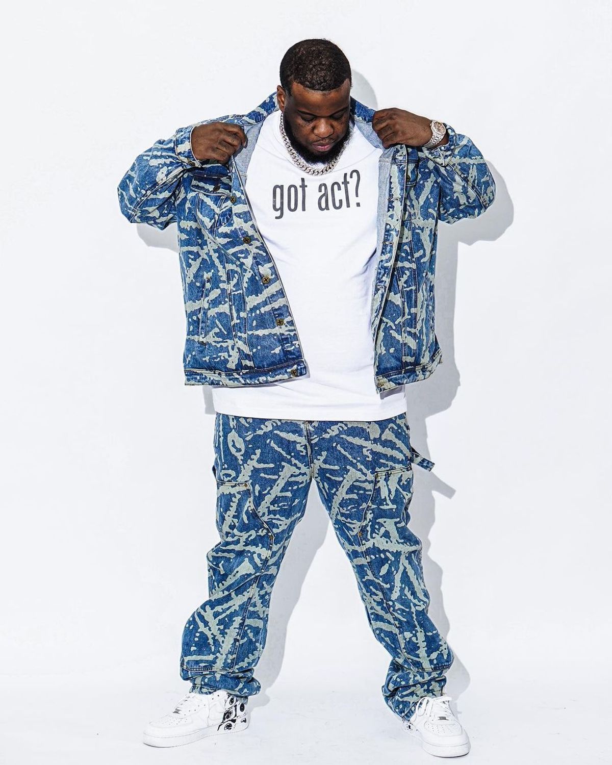 Maxo Kream Outfit from January 27, 2022 | WHAT’S ON THE STAR?
