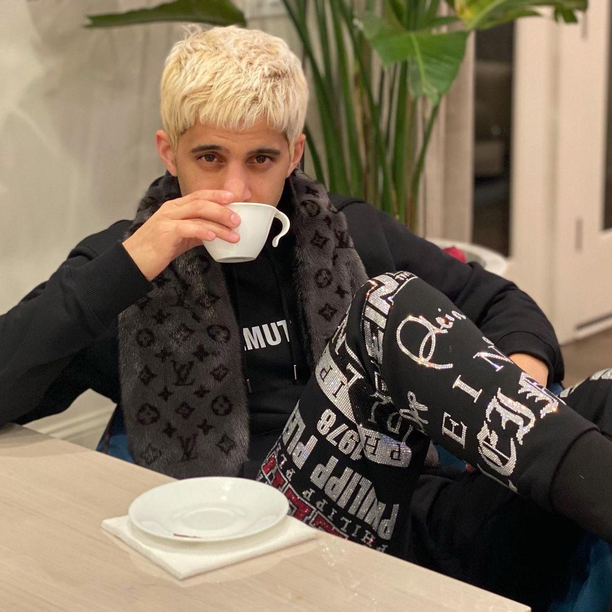 Zahir Outfit from September 14, 2021 | WHAT’S ON THE STAR?