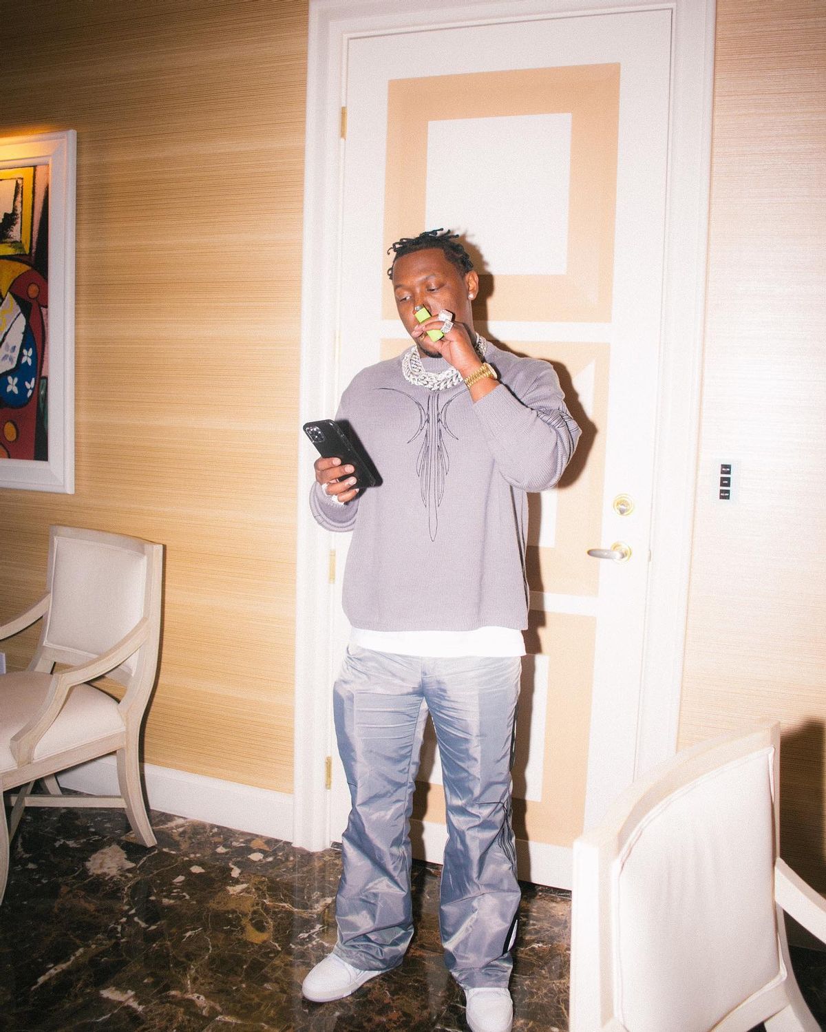 HitBoy Outfit from April 5, 2022 | WHAT’S ON THE STAR?