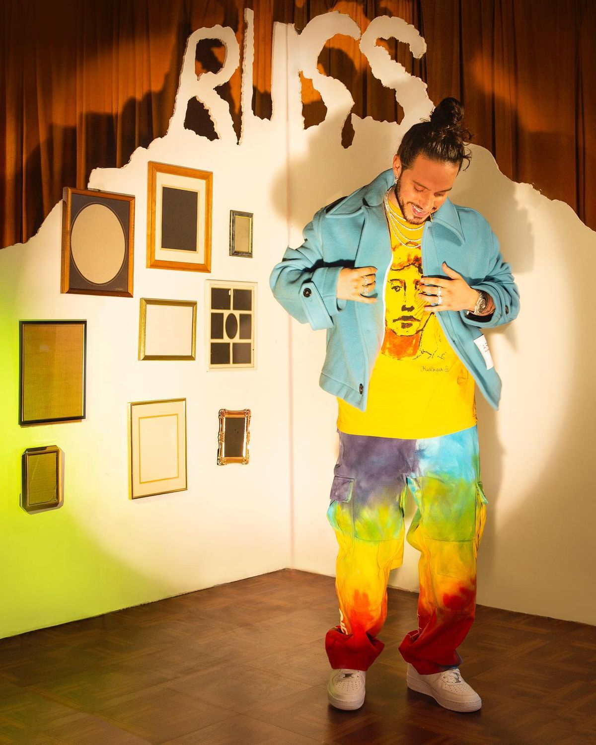 Russ Outfit from April 5, 2022 | WHAT’S ON THE STAR?