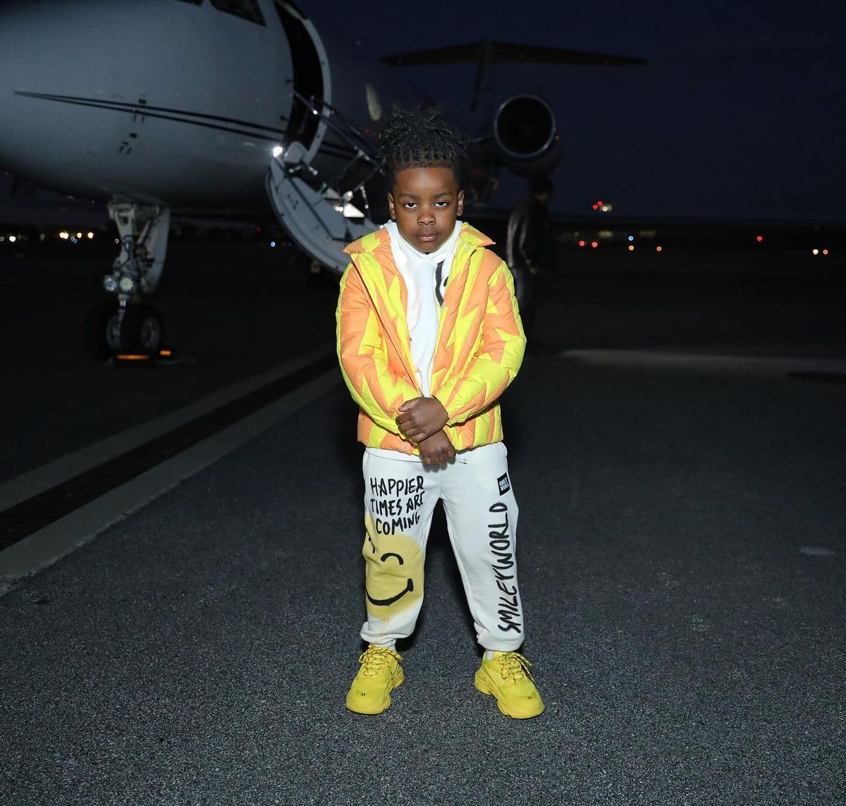 Jason Armani Outfit from April 9, 2022 | WHAT’S ON THE STAR?