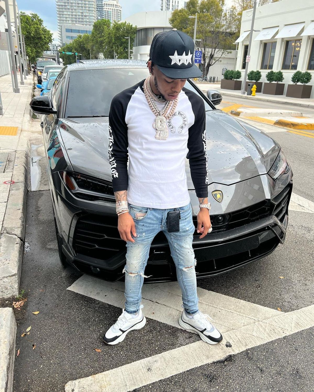 Lil Migo Outfit from April 9, 2022 | WHAT’S ON THE STAR?