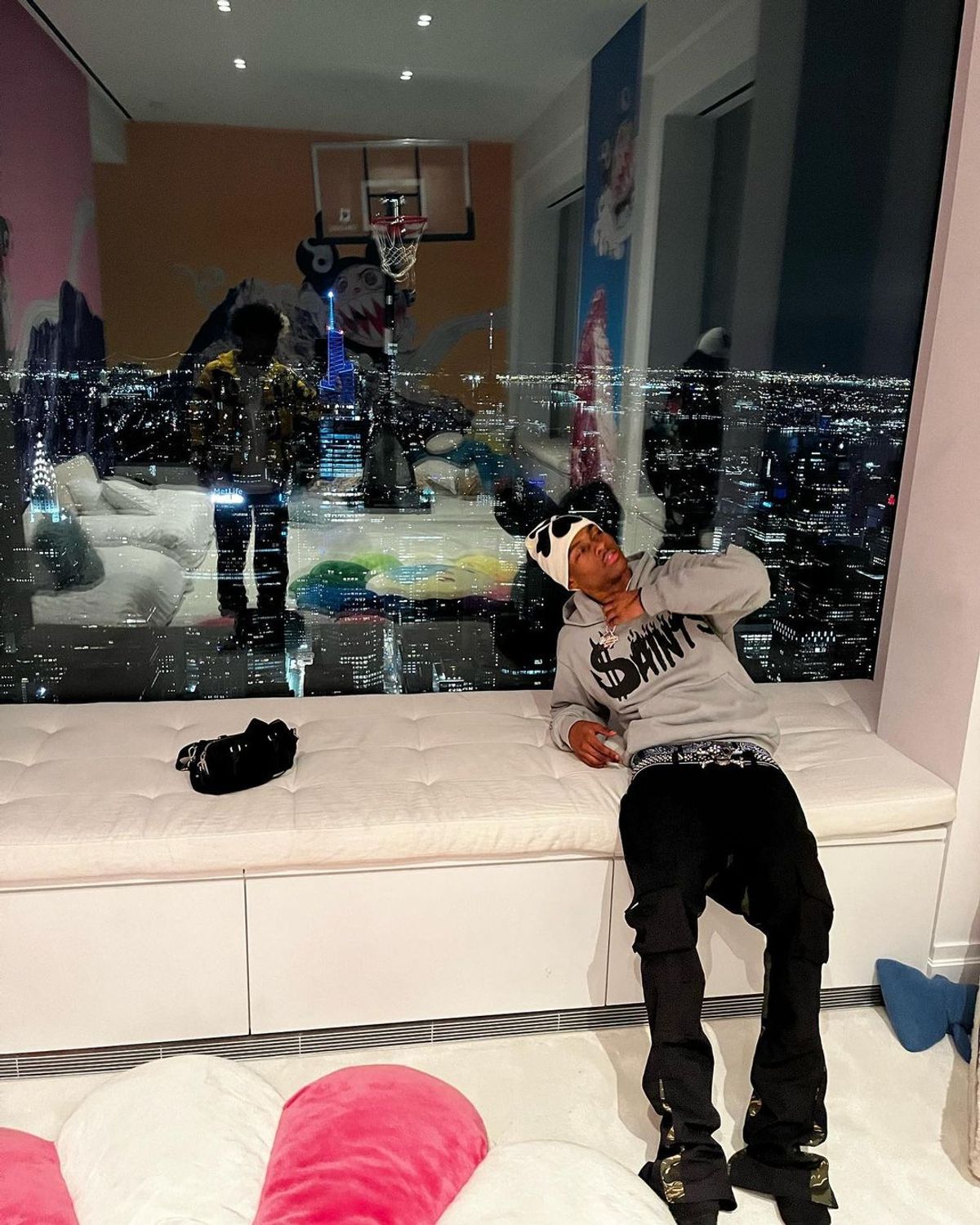 Yvngxchris Outfit from April 10, 2022 | WHAT’S ON THE STAR?