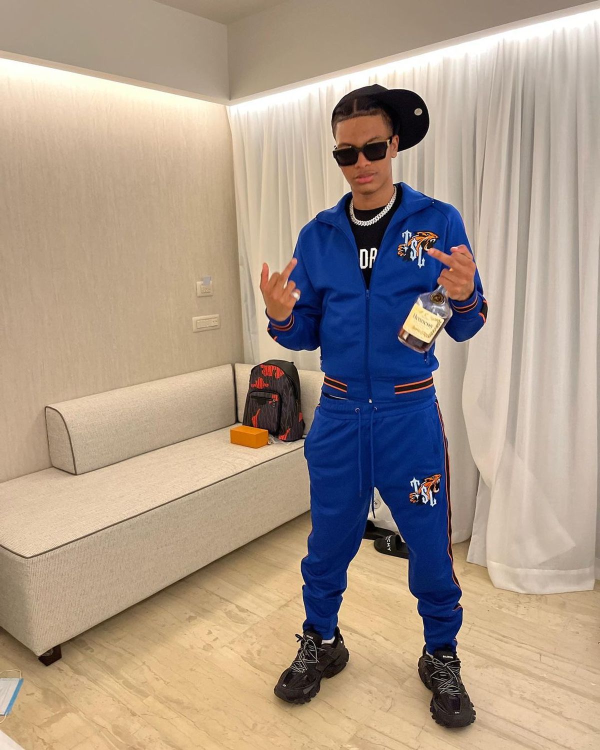 Nemzzz Outfit from April 3, 2022 | WHAT’S ON THE STAR?