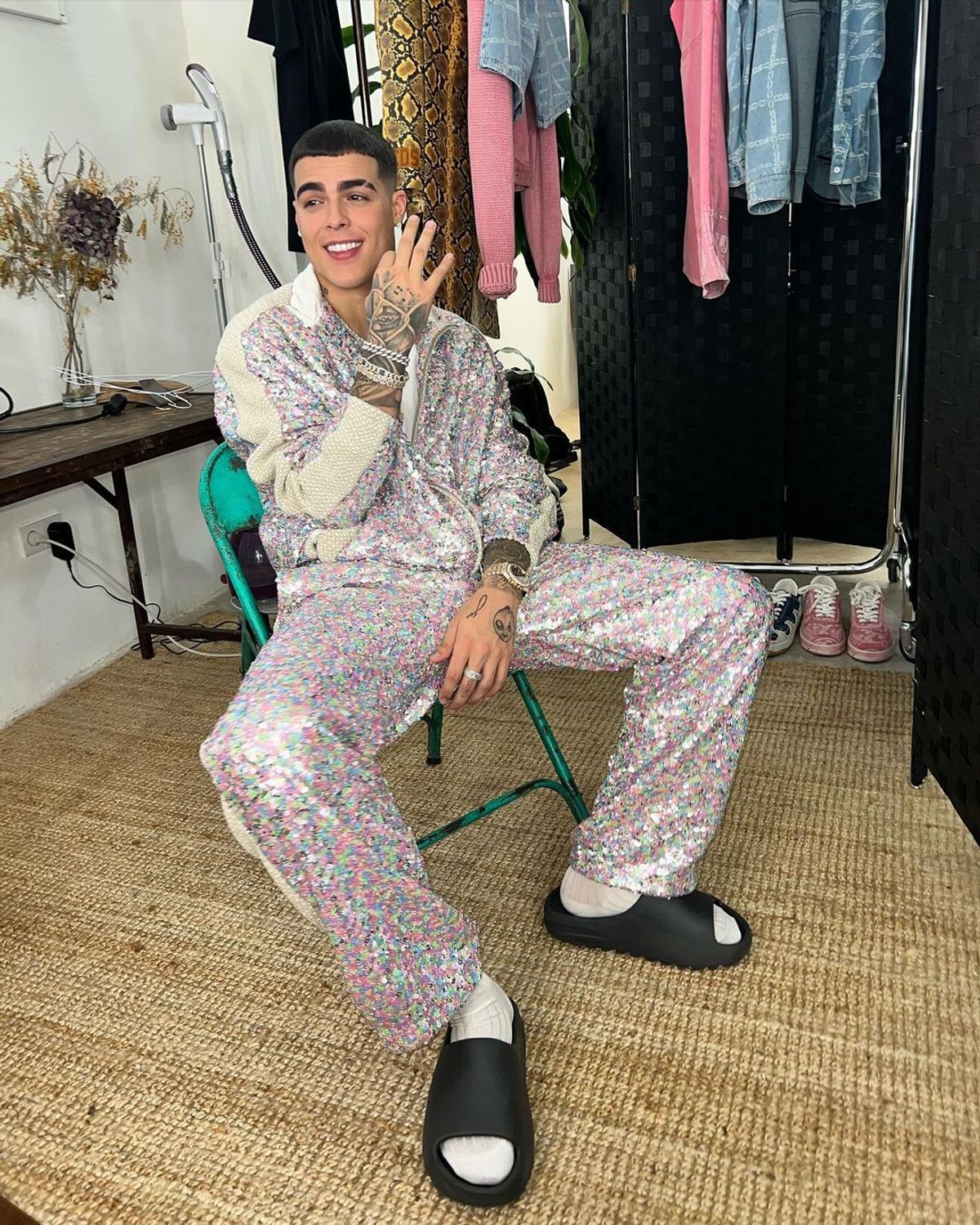 Lunay Outfit from April 12, 2022 | WHAT’S ON THE STAR?