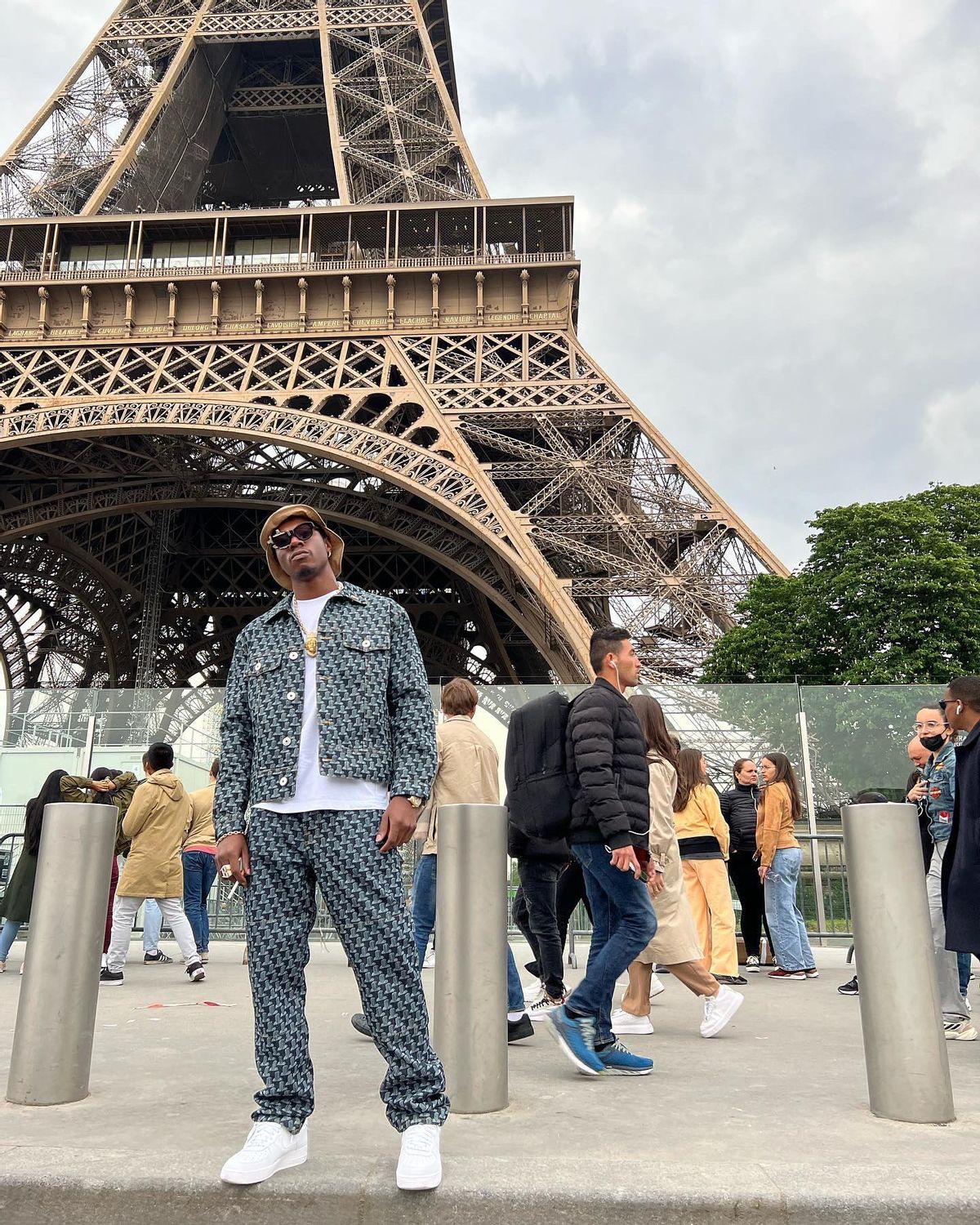 Joey Badass Outfit from April 25, 2022 | WHAT’S ON THE STAR?