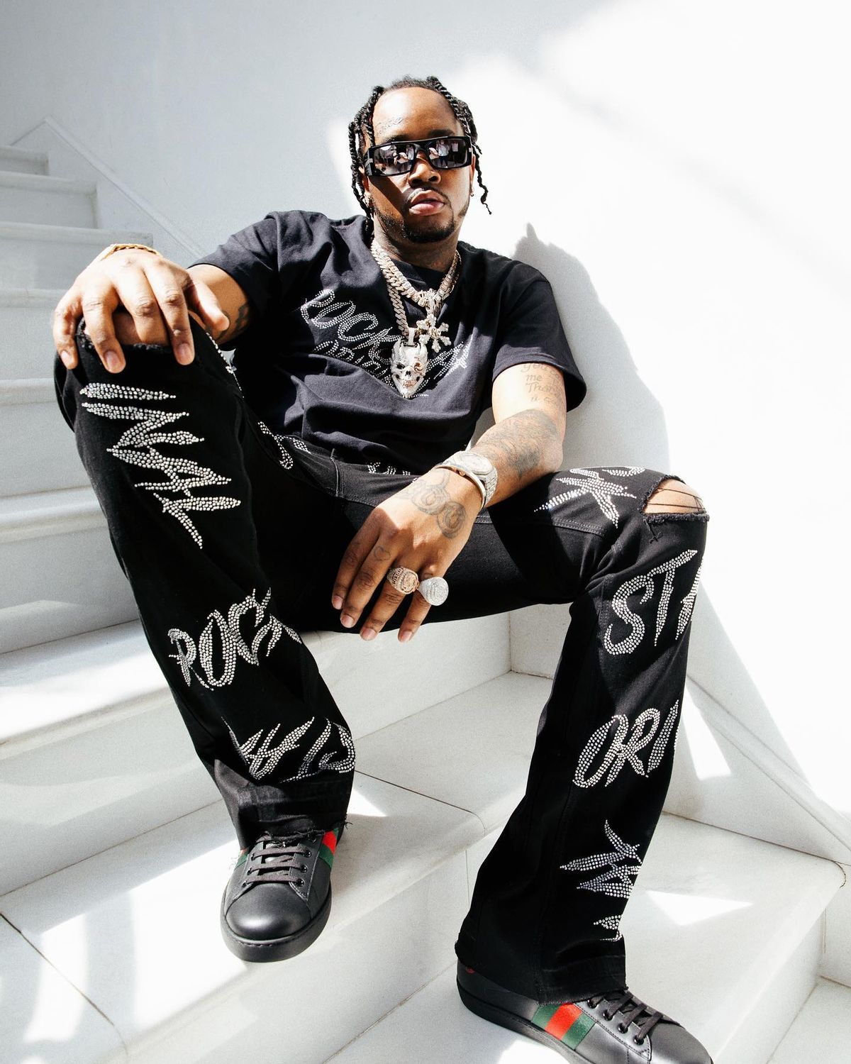 Fivio Foreign Outfit from April 26, 2022 | WHAT’S ON THE STAR?