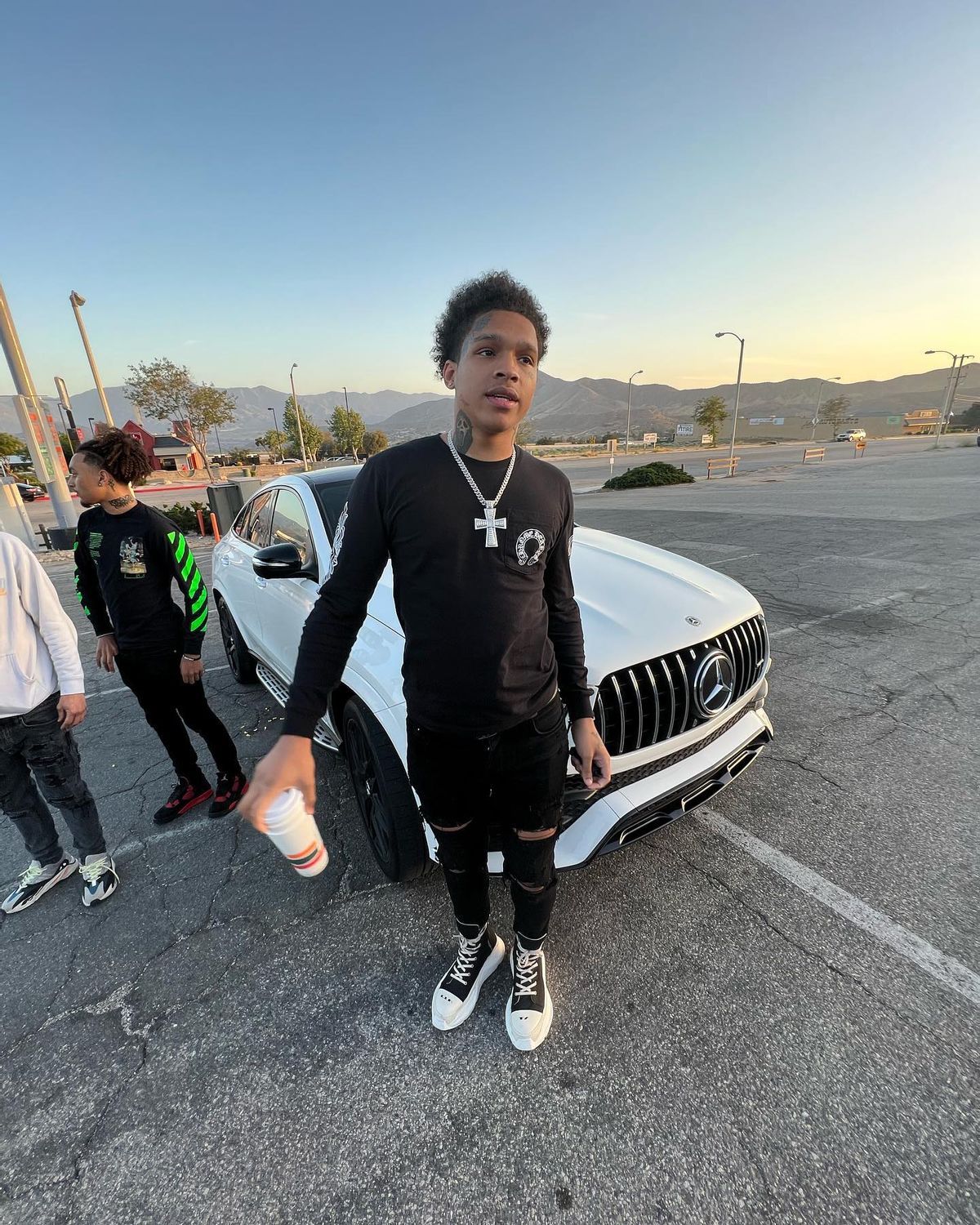 K Suave Outfit from May 2, 2022 | WHAT’S ON THE STAR?