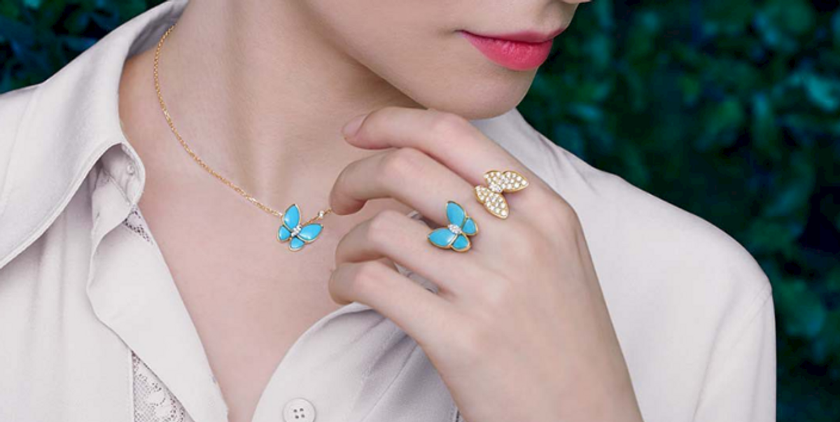 Van Cleef & Arpels: Clothing, Shoes & Accessories | WHAT’S ON THE STAR?