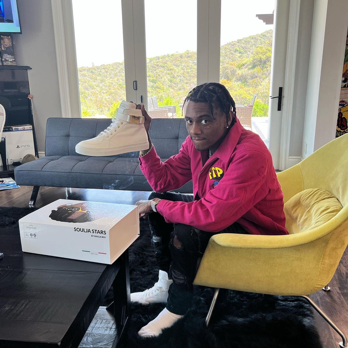 Soulja Boy Outfit from May 4, 2022 | WHAT’S ON THE STAR?