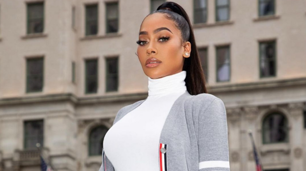 La La: Outfits, Clothes, Style and Fashion | WHAT’S ON THE STAR?