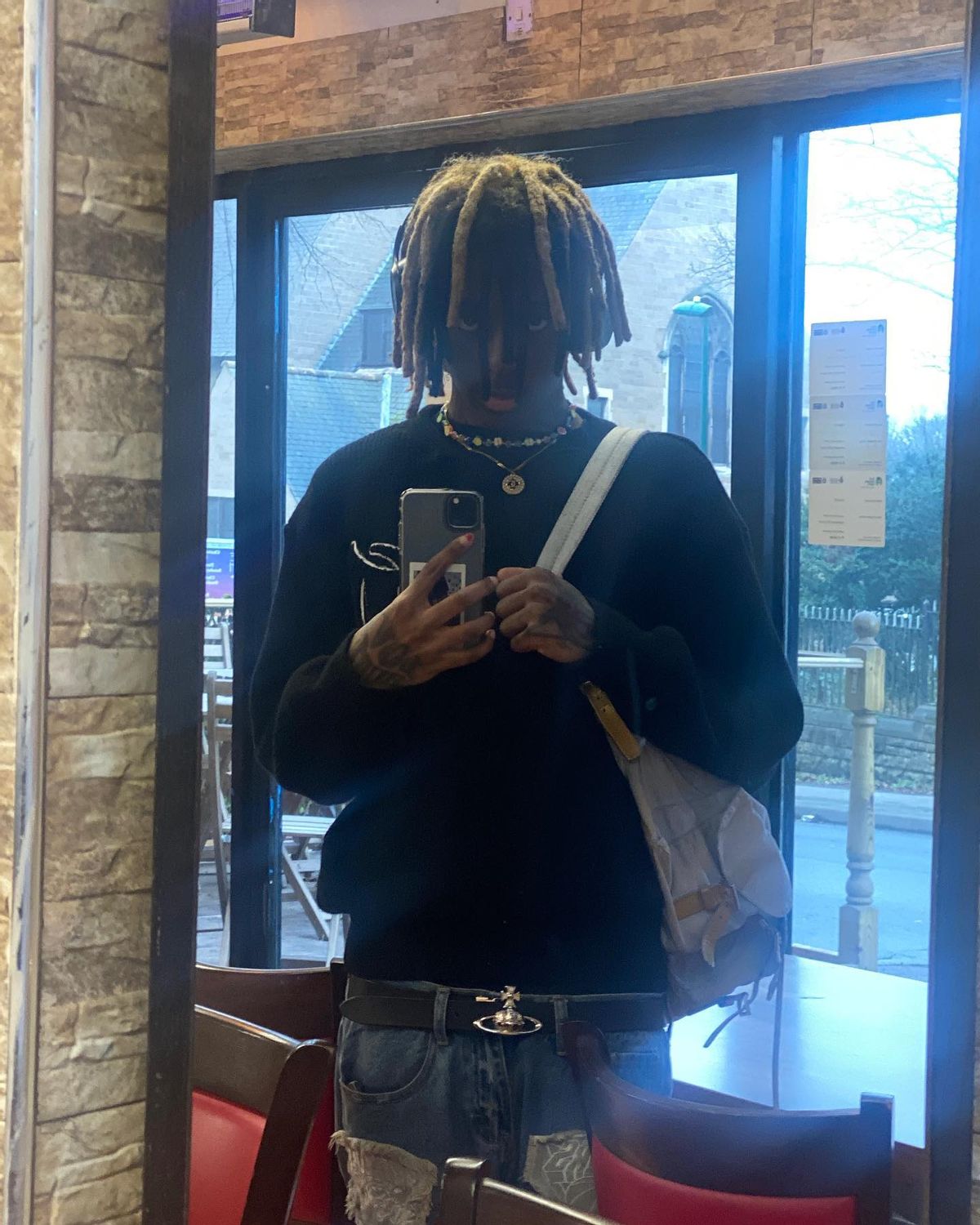 Skaiwater Outfit from January 3, 2022 | WHAT’S ON THE STAR?