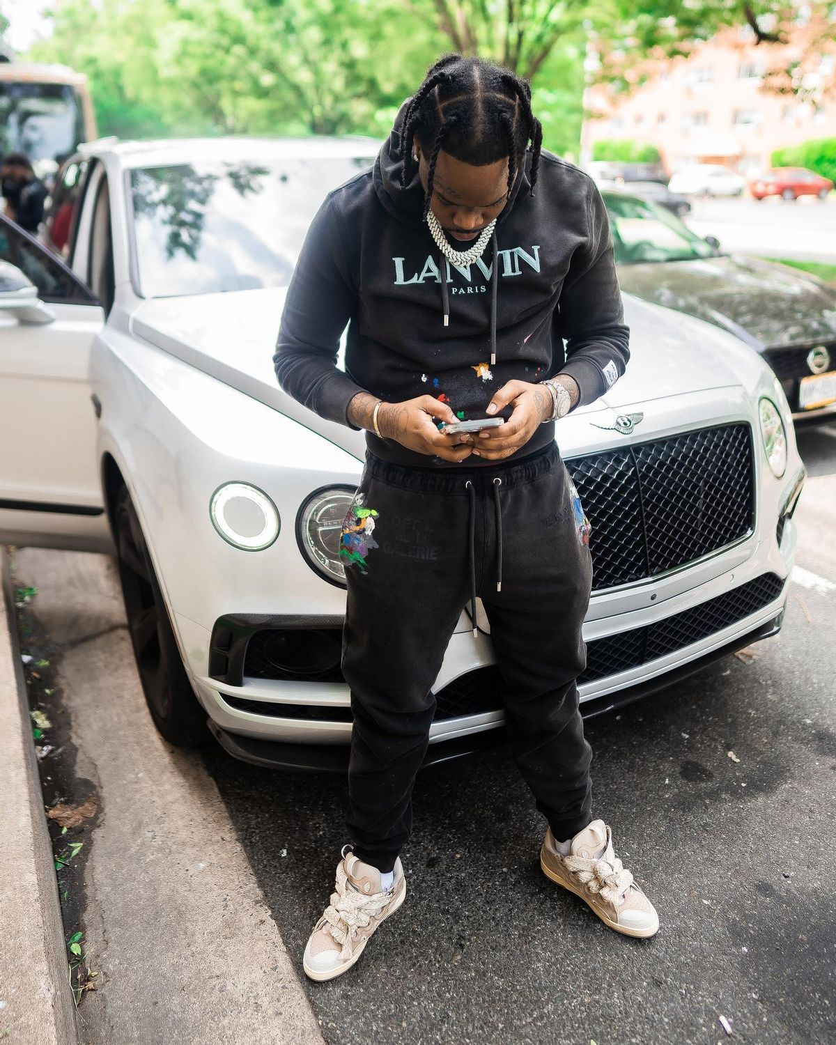 Fivio Foreign Outfit from May 20, 2022 | WHAT’S ON THE STAR?