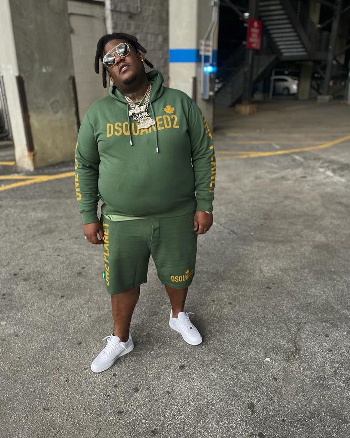 Derez De'Shon Outfit from May 17, 2022 | WHAT’S ON THE STAR?