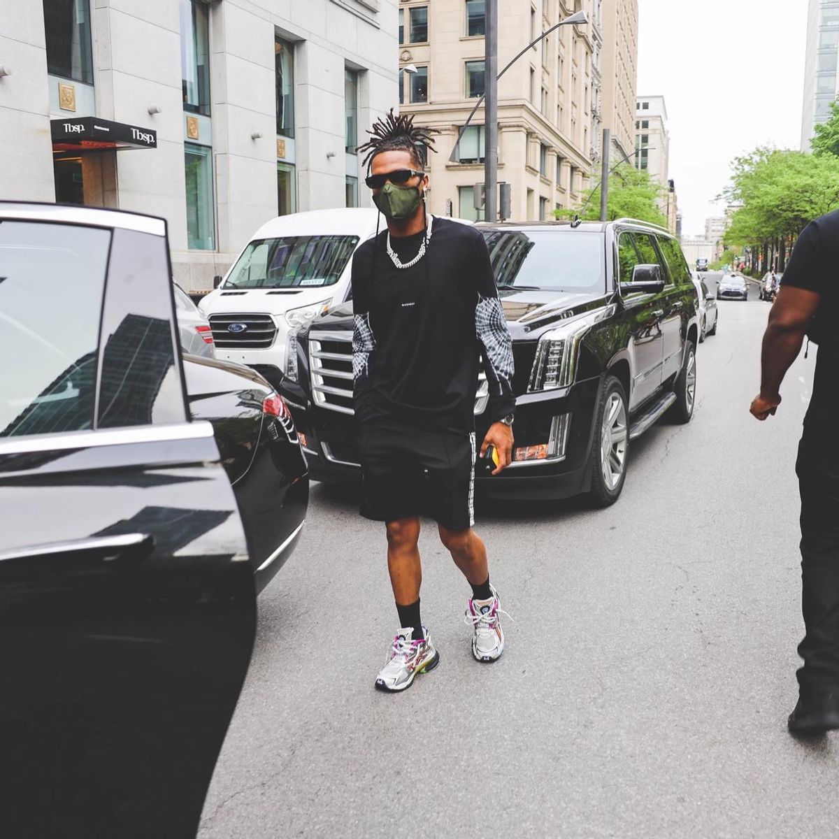 Lil Baby Outfit from May 22, 2022 | WHAT’S ON THE STAR?