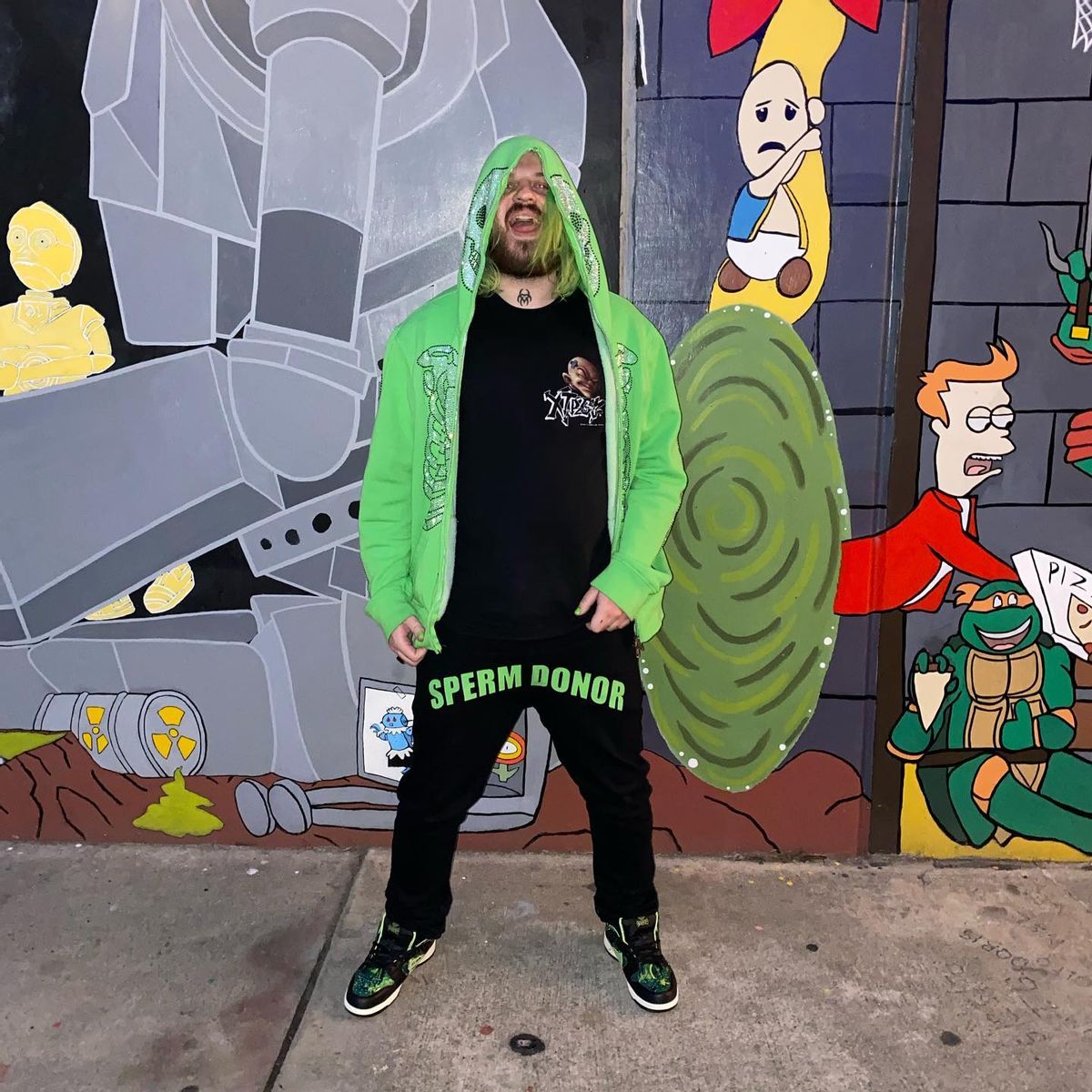 Lil Aaron Outfit from December 12, 2021 | WHAT’S ON THE STAR?