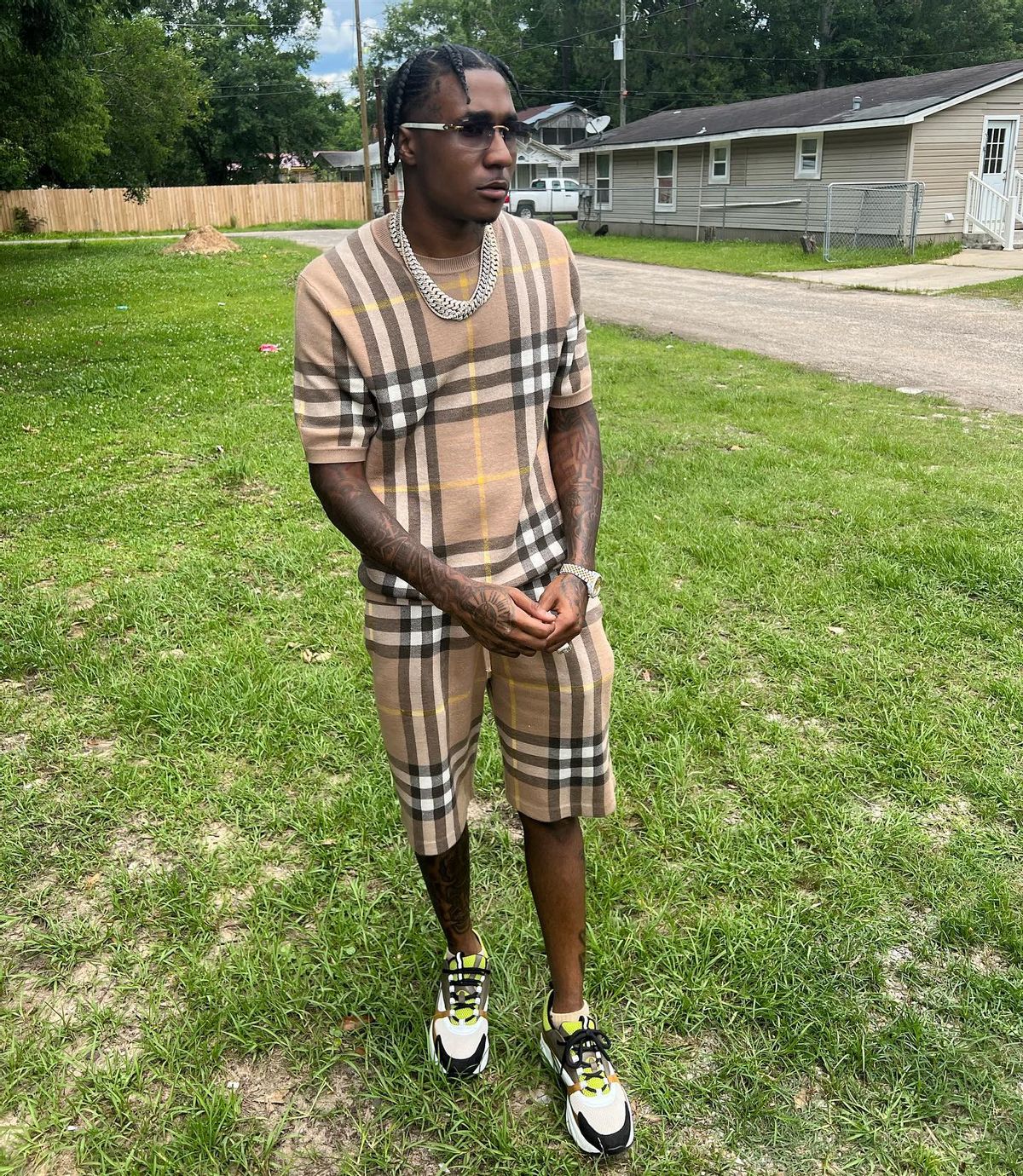 MGM Lett Outfit from May 29, 2022 | WHAT’S ON THE STAR?