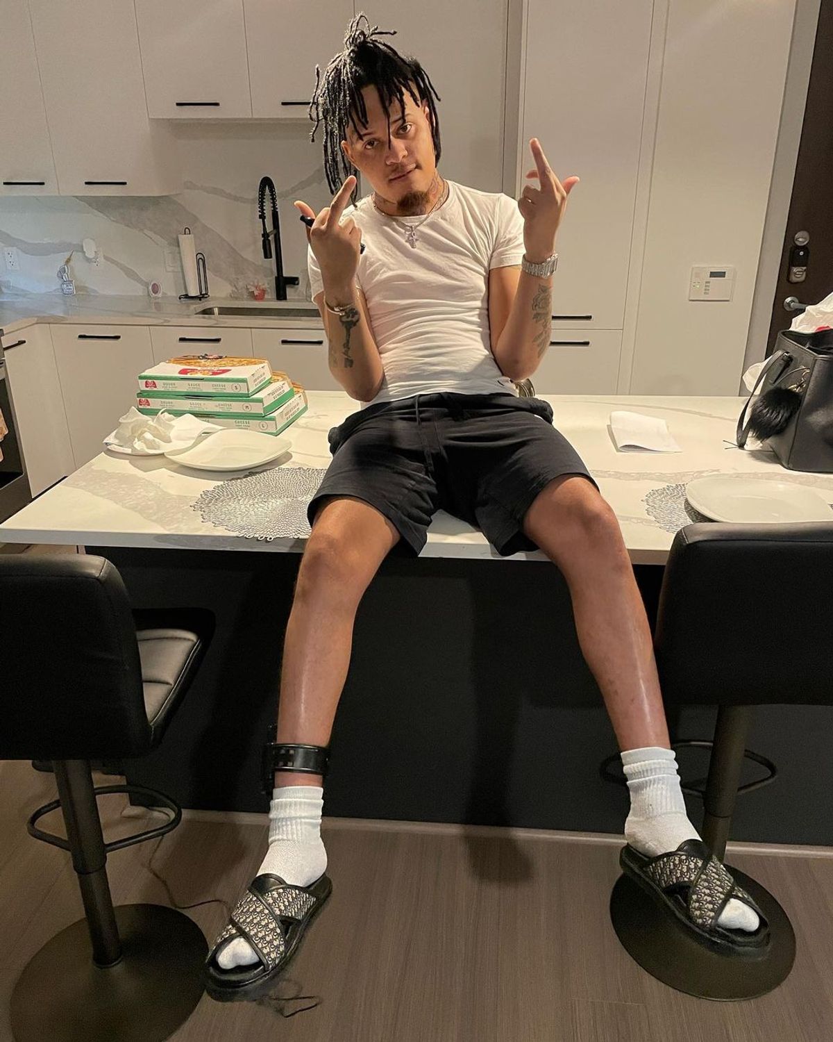 Summrs Outfit from June 9, 2022 | WHAT’S ON THE STAR?