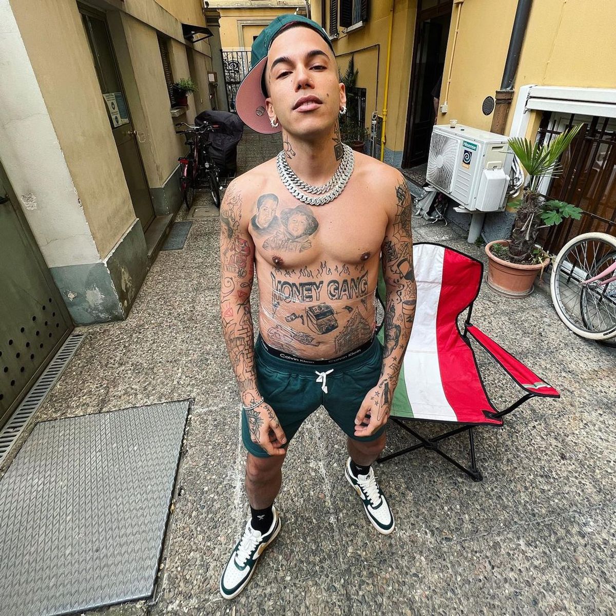 Sfera Ebbasta Outfit from April 19, 2022 | WHAT’S ON THE STAR?