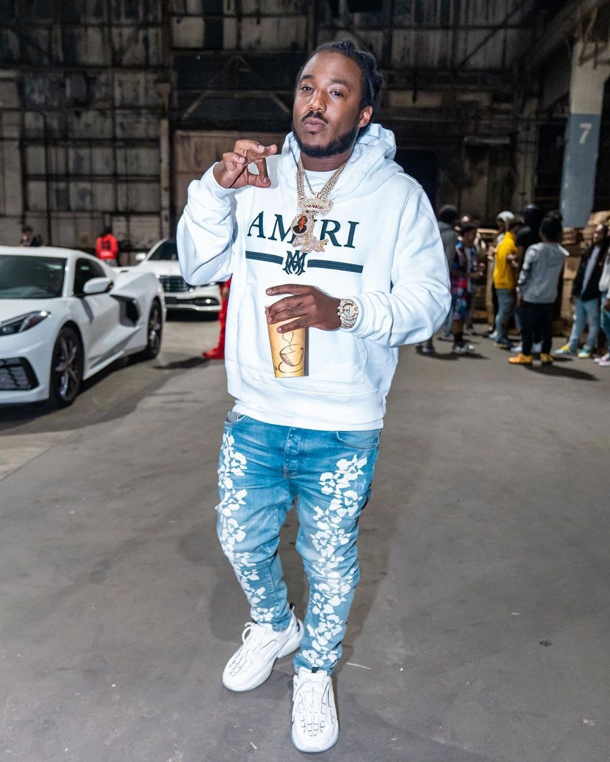 Mozzy Outfit from June 19, 2022 | WHAT’S ON THE STAR?