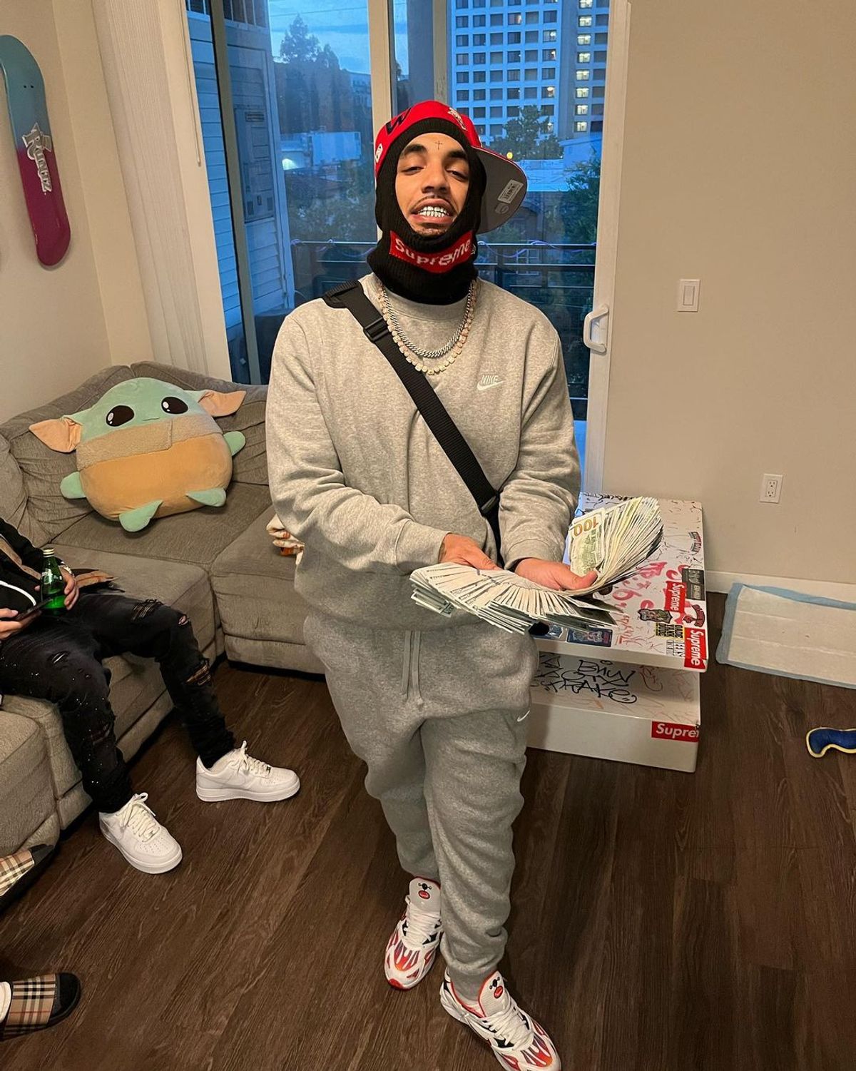 Fenix Flexin Outfit from June 5, 2022 | WHAT’S ON THE STAR?