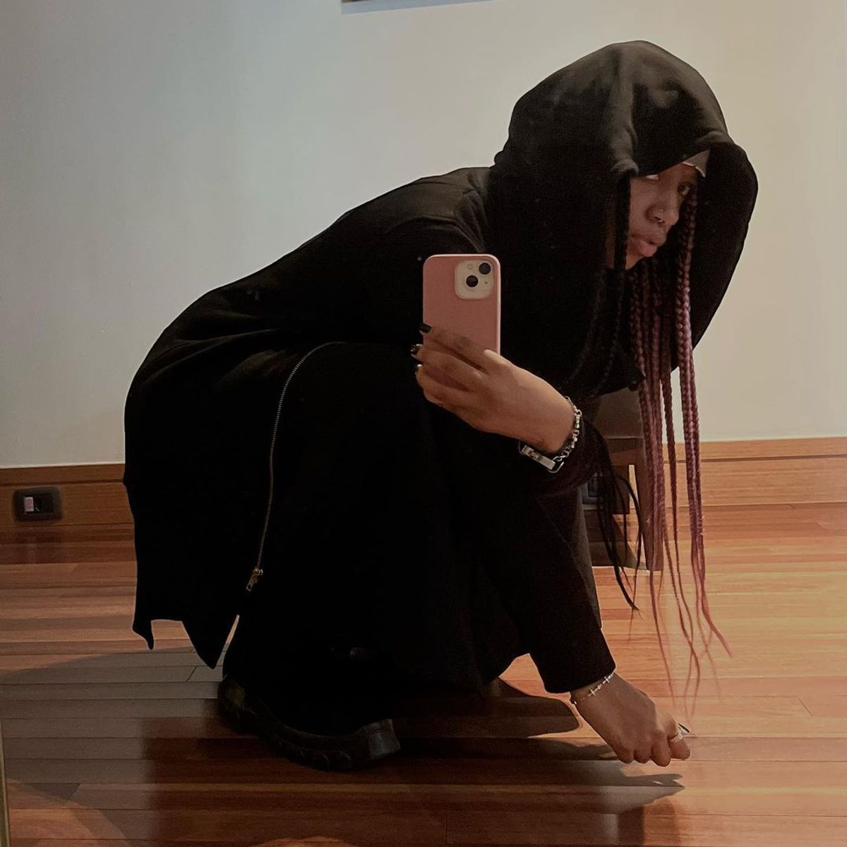 Bktherula Outfit from June 21, 2022 | WHAT’S ON THE STAR?