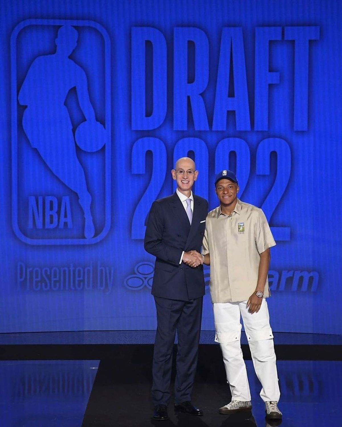 Kylian Mbappe Outfit from June 25, 2022 | WHAT’S ON THE STAR?