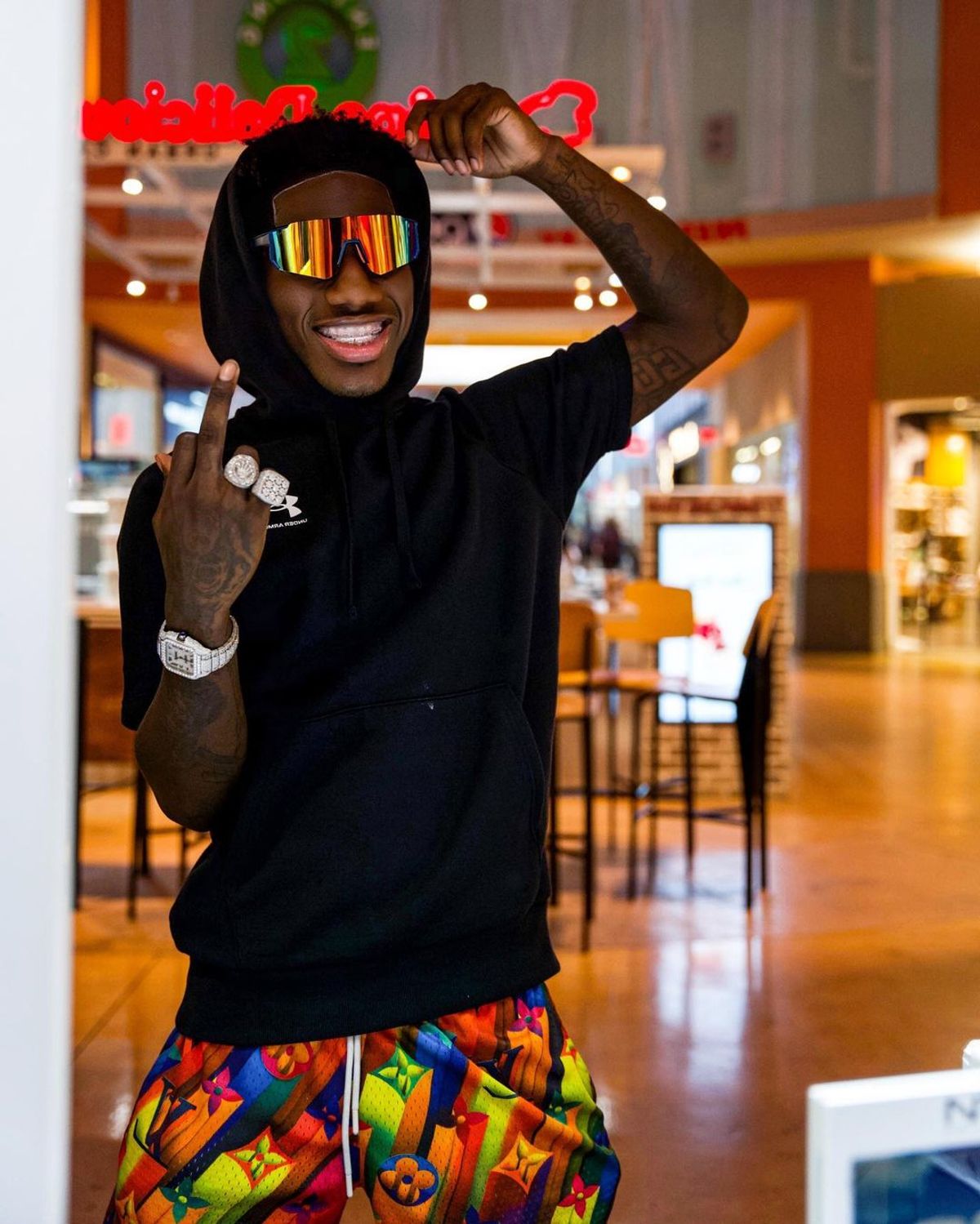 2Rare Outfit from June 28, 2022 | WHAT’S ON THE STAR?