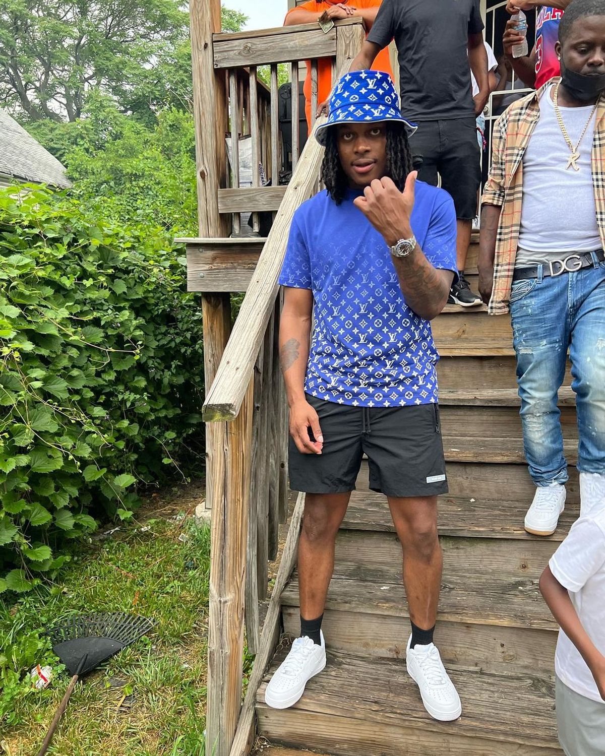 Booka 600 Outfit from July 6, 2022 | WHAT’S ON THE STAR?