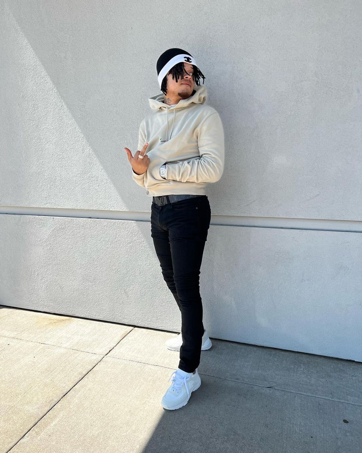 Summrs Outfit from July 12, 2022 | WHAT’S ON THE STAR?