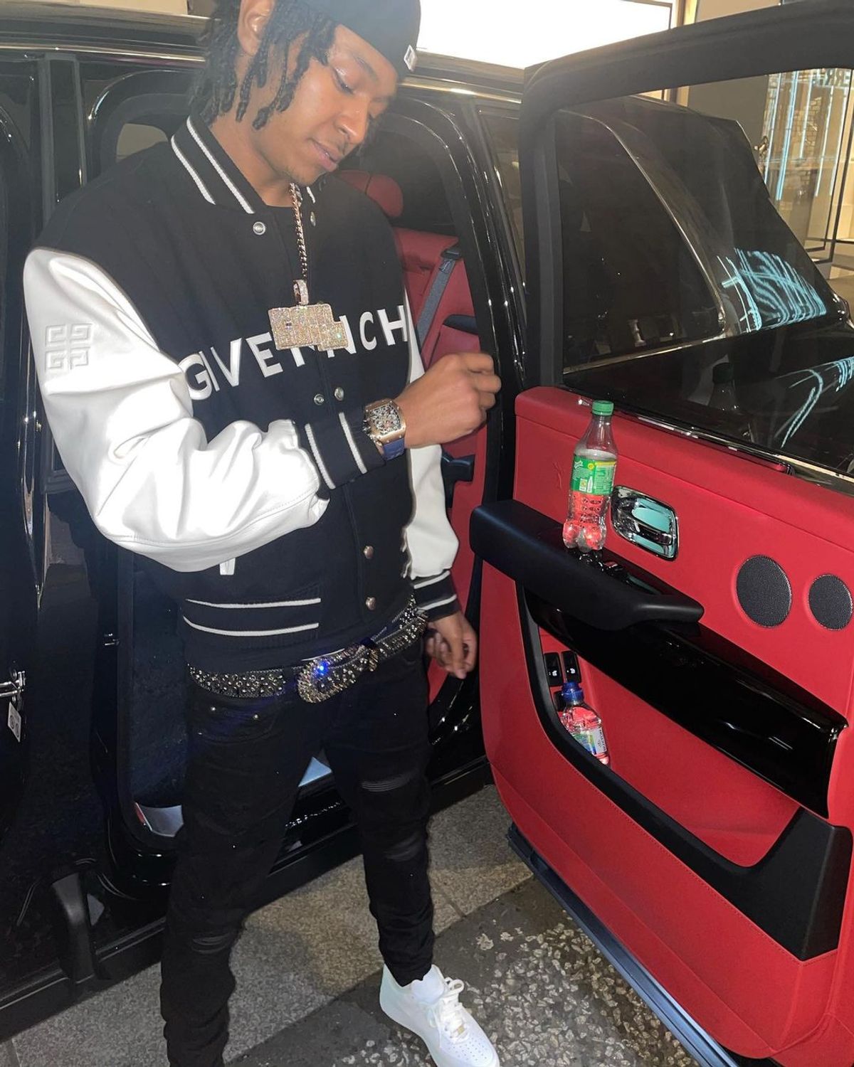 DigDat Outfit from January 16, 2022 | WHAT’S ON THE STAR?