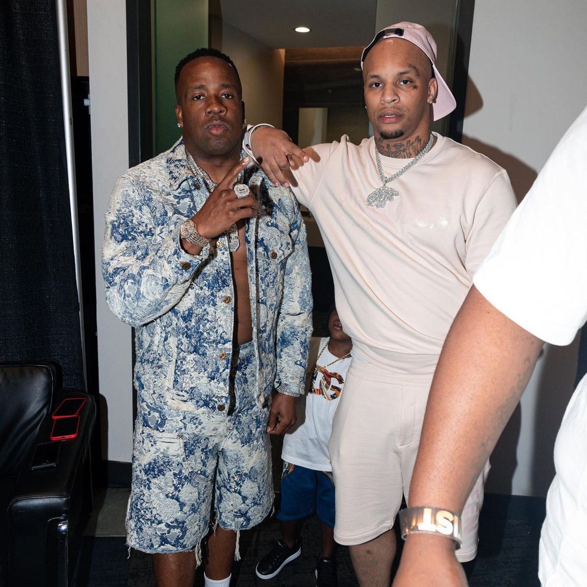 Doodie Lo Outfit from July 16, 2022 | WHAT’S ON THE STAR?