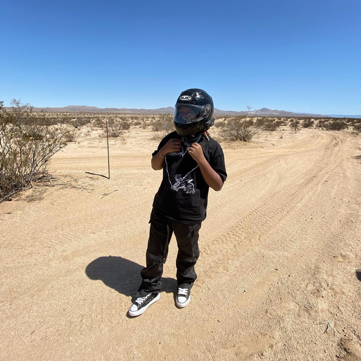 Xhulooo Outfit from July 20, 2022 | WHAT’S ON THE STAR?