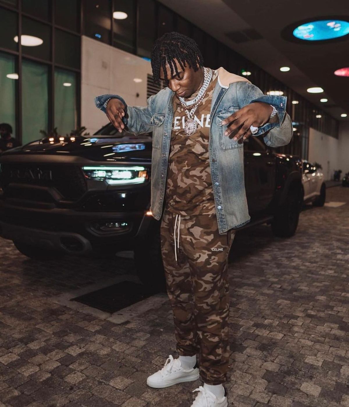 Fredo Bang Outfit from July 21, 2022 | WHAT’S ON THE STAR?