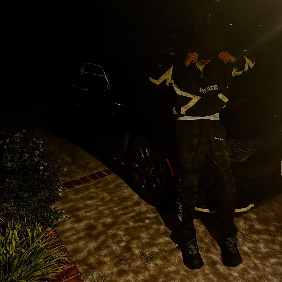 Slump6s Outfit from July 22, 2022 | WHAT’S ON THE STAR?