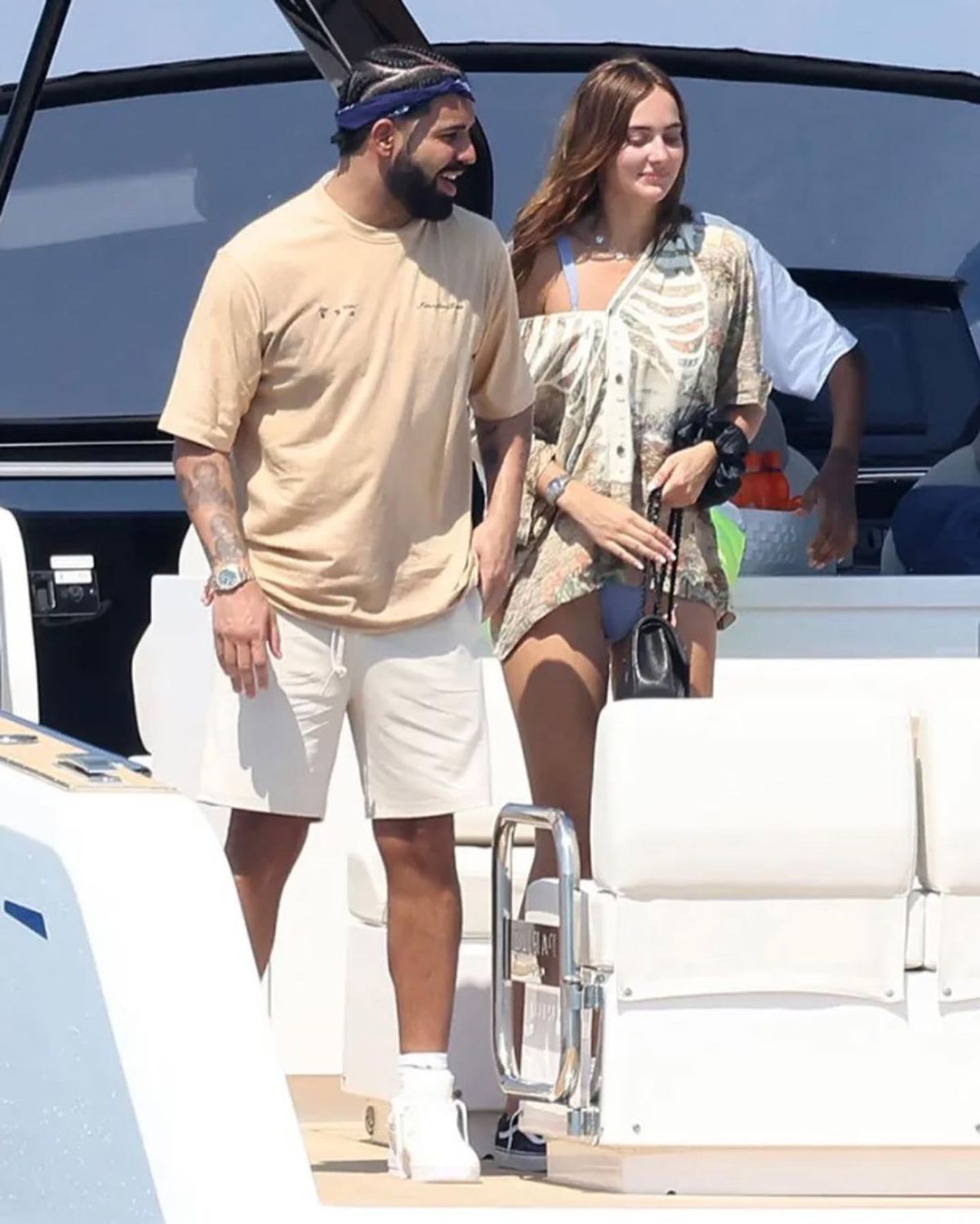 Drake Outfit from July 22, 2022 | WHAT’S ON THE STAR?