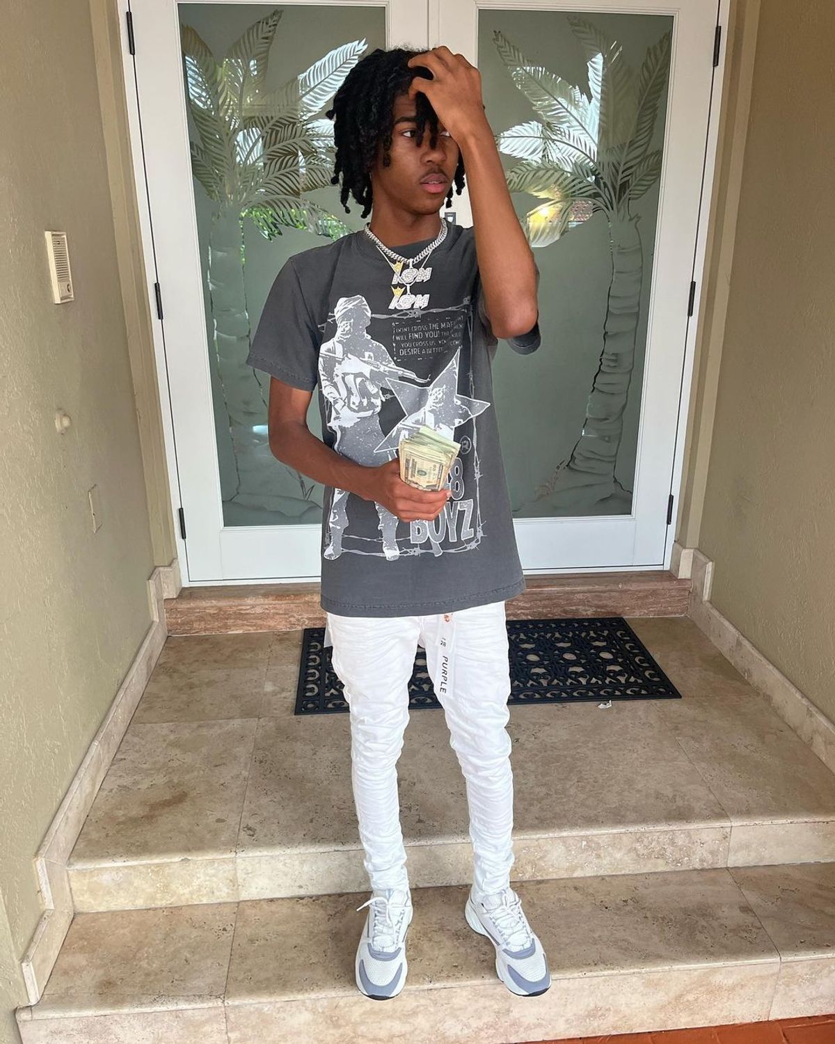 Lil Darius Outfit from July 23, 2022 | WHAT’S ON THE STAR?