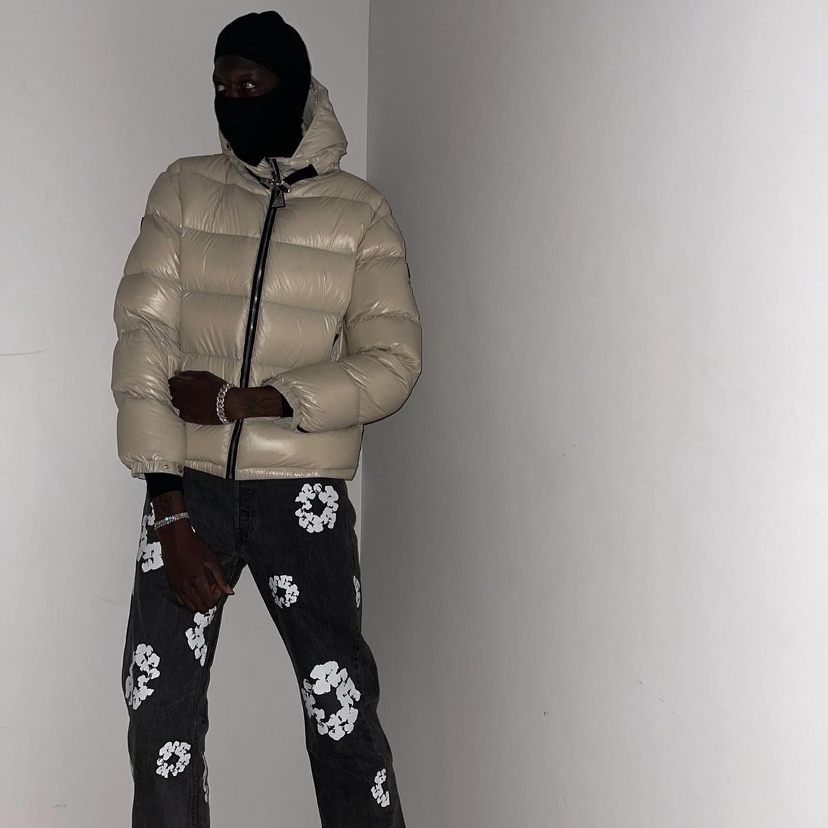 Bol Bol Outfit from March 18, 2021 | WHAT’S ON THE STAR?