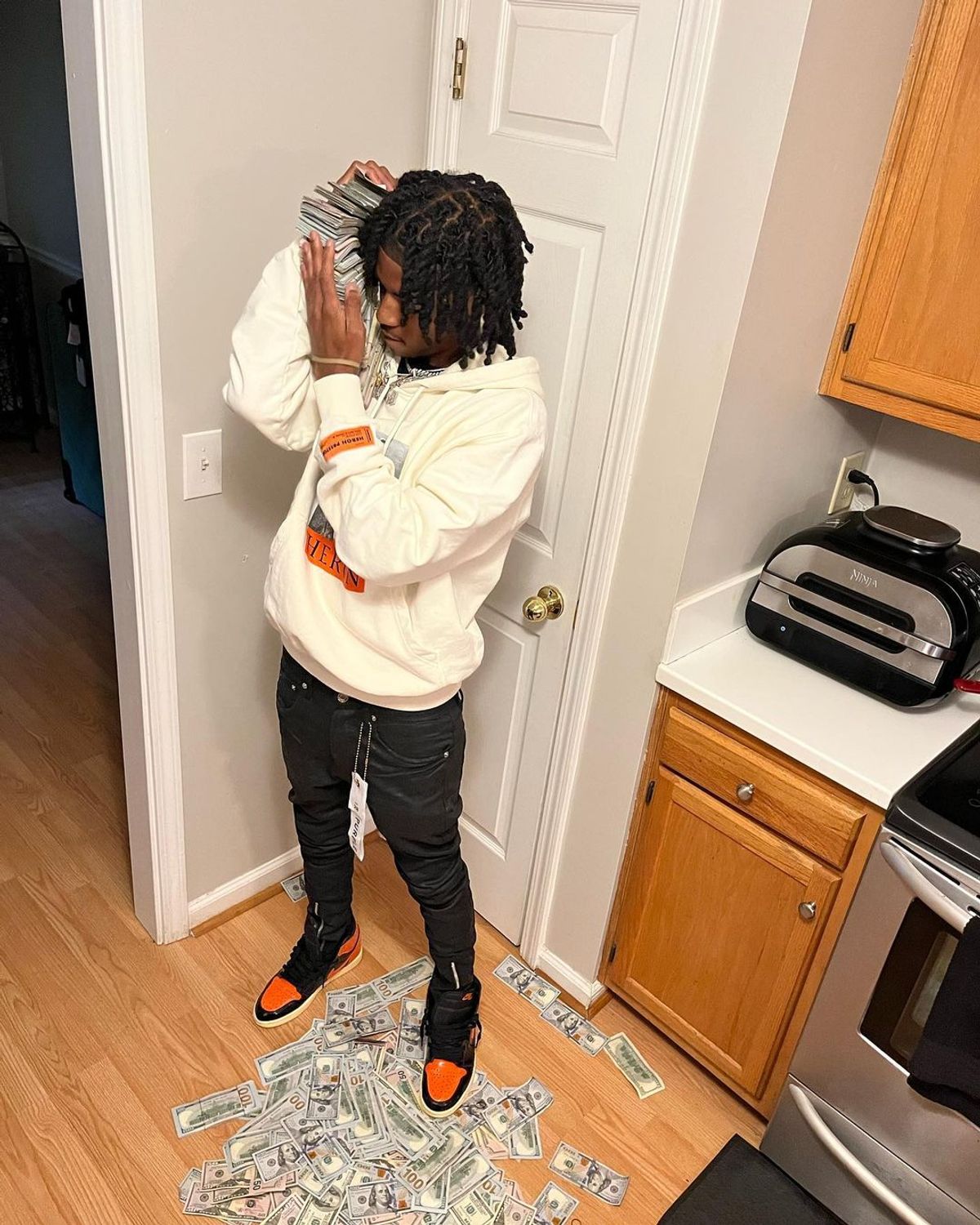 Lil Darius Outfit from July 26, 2022 | WHAT’S ON THE STAR?