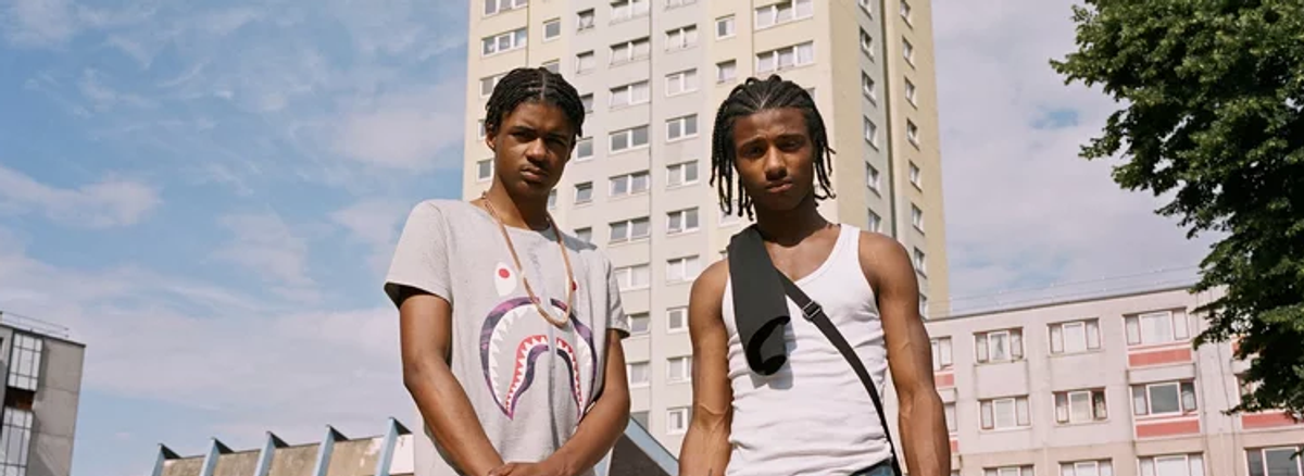 Double Lz: Outfits, Clothes, Style and Fashion | WHAT’S ON THE STAR?