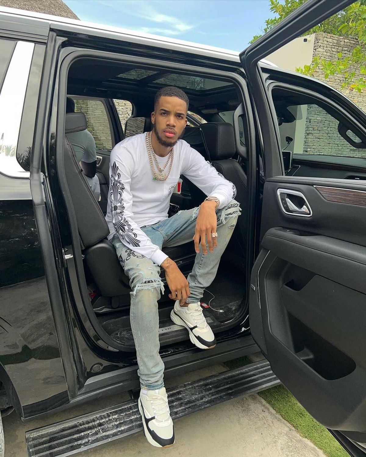 M24 Outfit from May 27, 2022 | WHAT’S ON THE STAR?